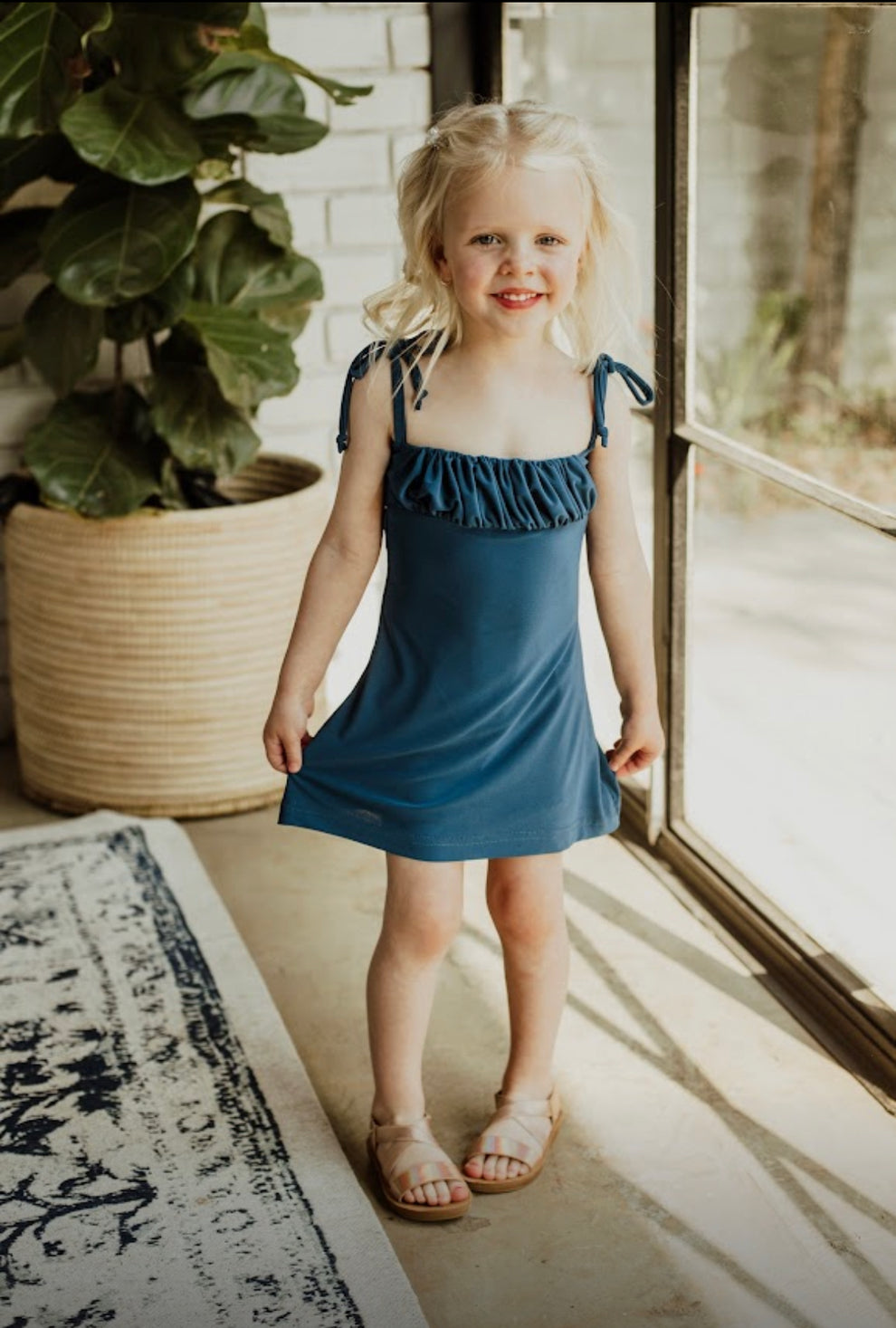 Little Lina – Basic Essential